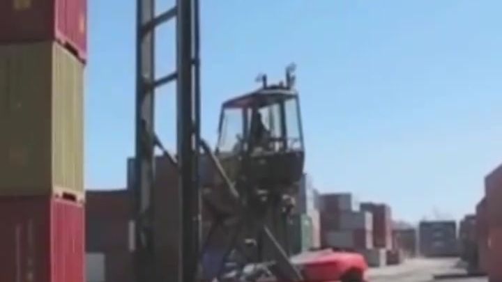 真不能这么玩!10个真实事故提醒你叉车作业安全