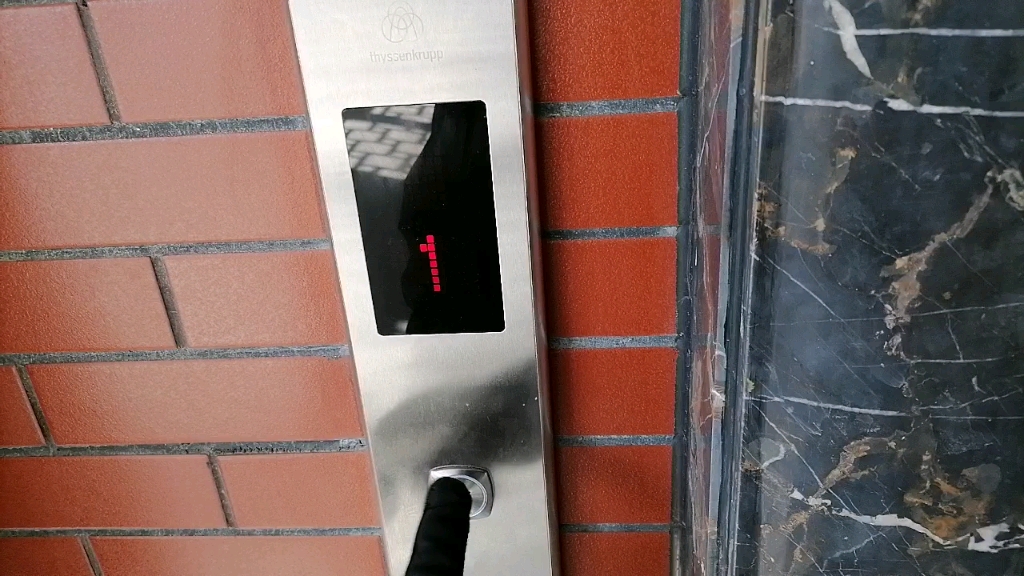 (2021首更)拍摄三连翻车,全市的首部蒂森电梯,还看到了报错代码