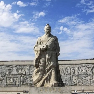 承古拓新 
