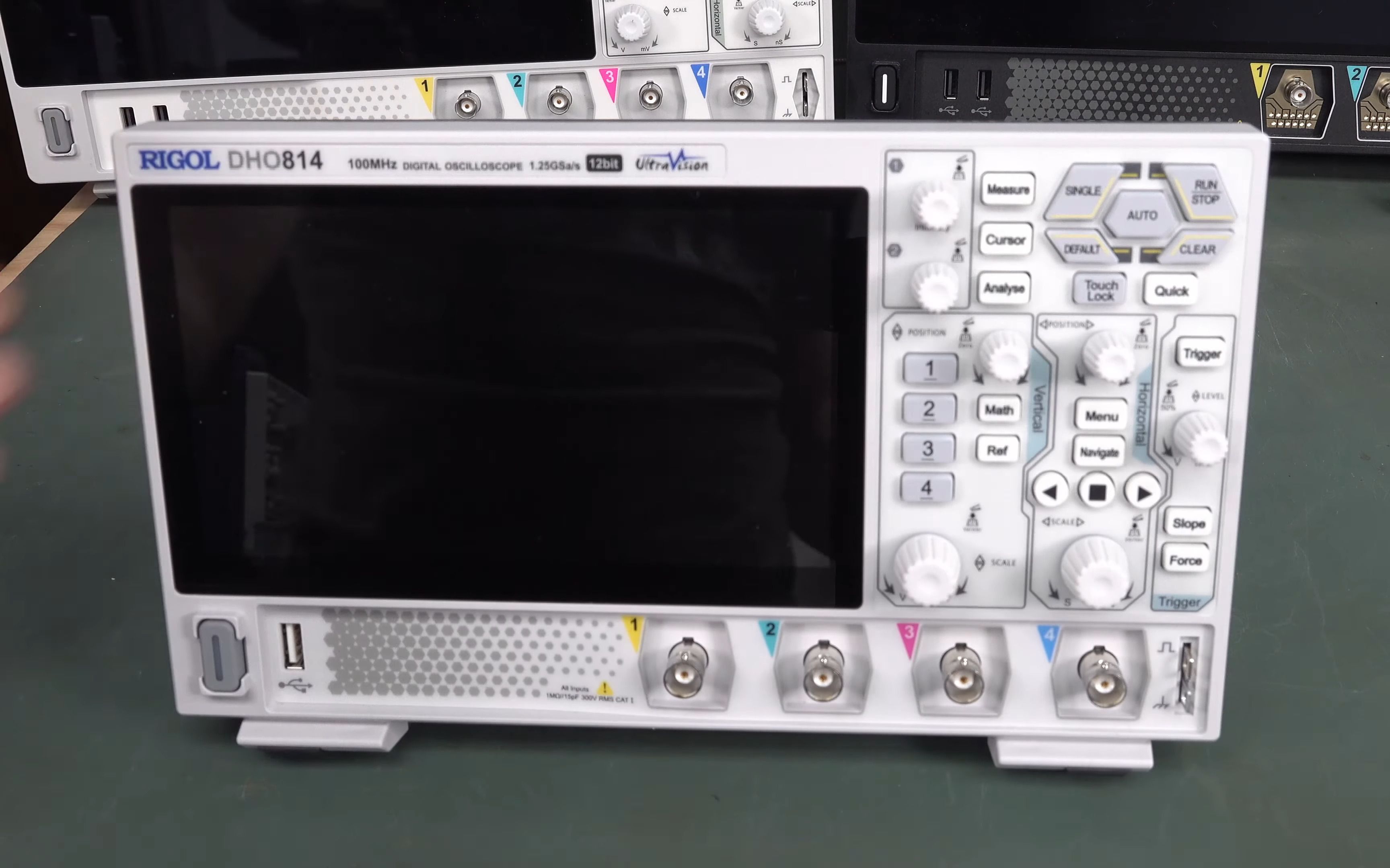 EEVblog 1563 - 普源新款389刀12位DHO800示波器拆机