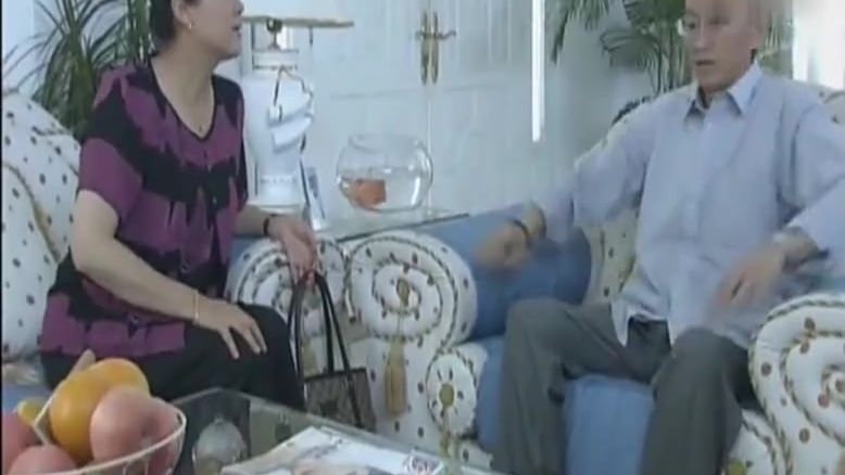 老头吃了根人参,大白天就要发挥作用,精神比年轻小伙还好