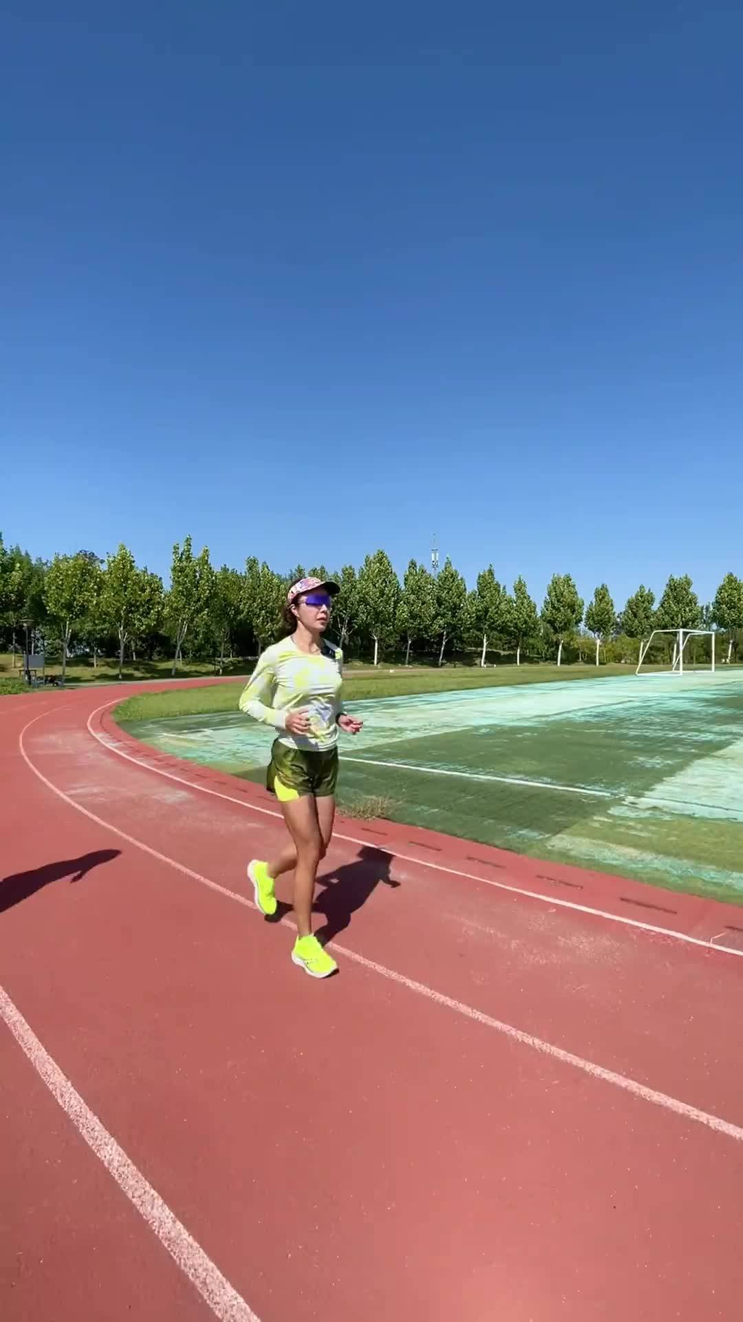 4分配跑3km,那不是有腿就行嘛。