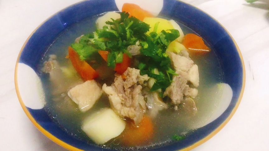 清炖排骨汤,掌握好几个步骤,排骨不腥不柴,味道太鲜美了