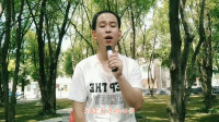 小伙，演唱一首（天使的翅膀）相信你还在这里，从不曾离去