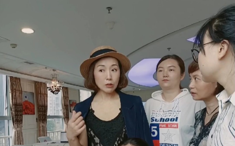 漫路形象美学: 漫路美学你身边的形象美学管理专家 #美学新零售 #服装...