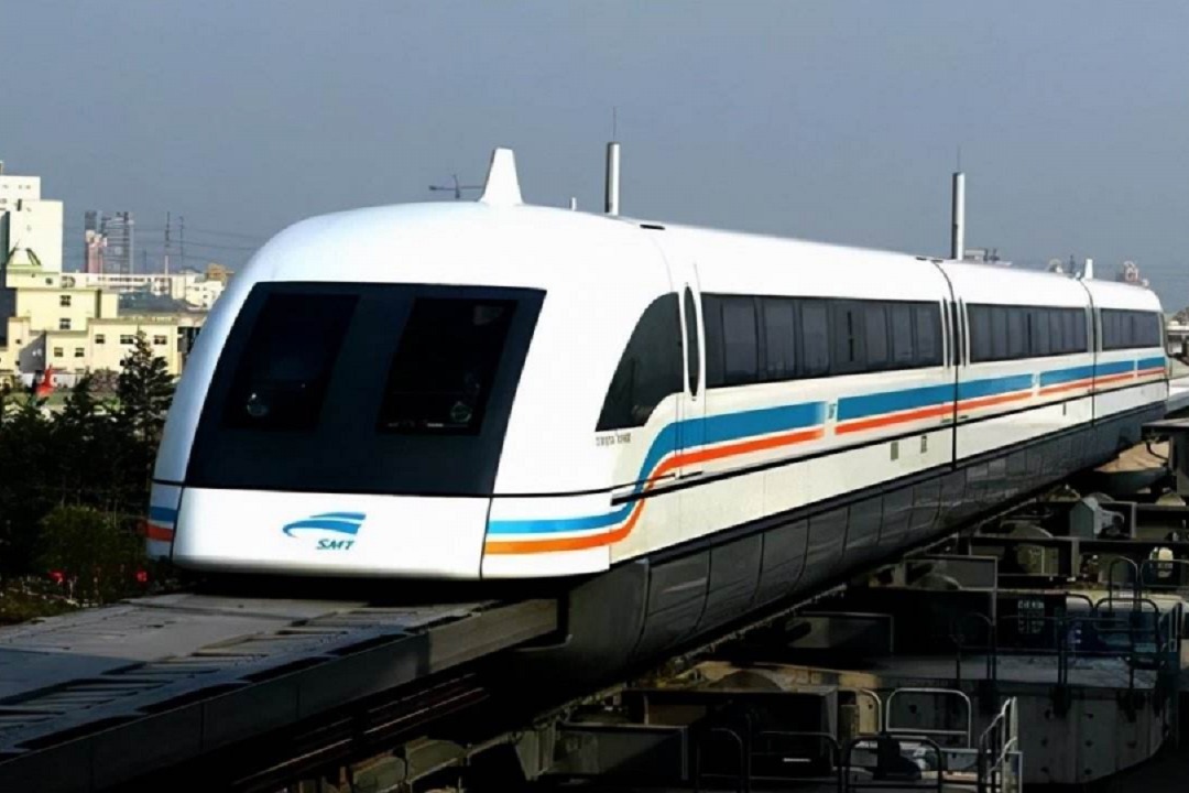 世界上最快的列车有多快?体验完上海的磁悬浮列车,老外直呼过瘾