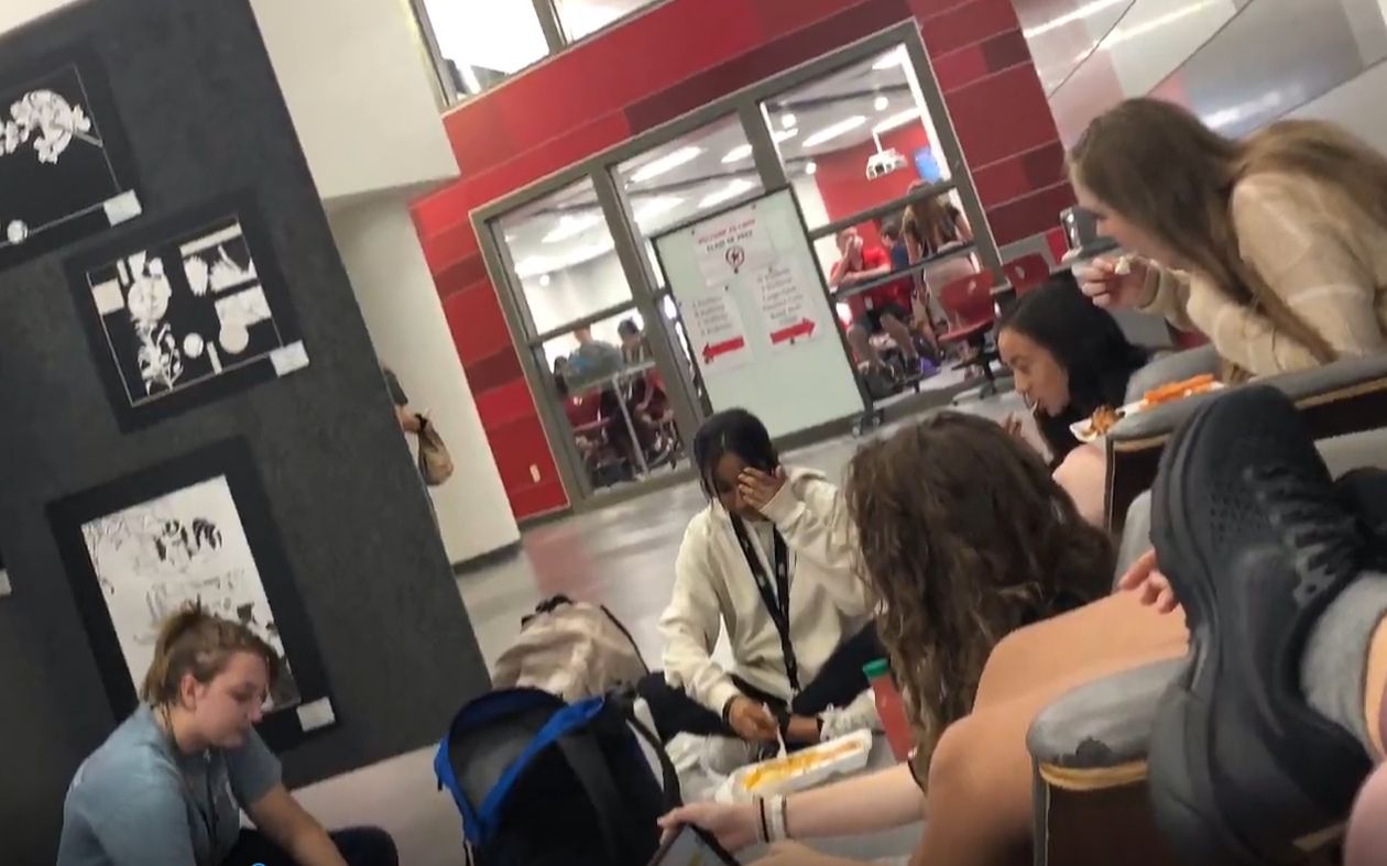 【英语听力|带字幕】小雨点|美国中学生的一天