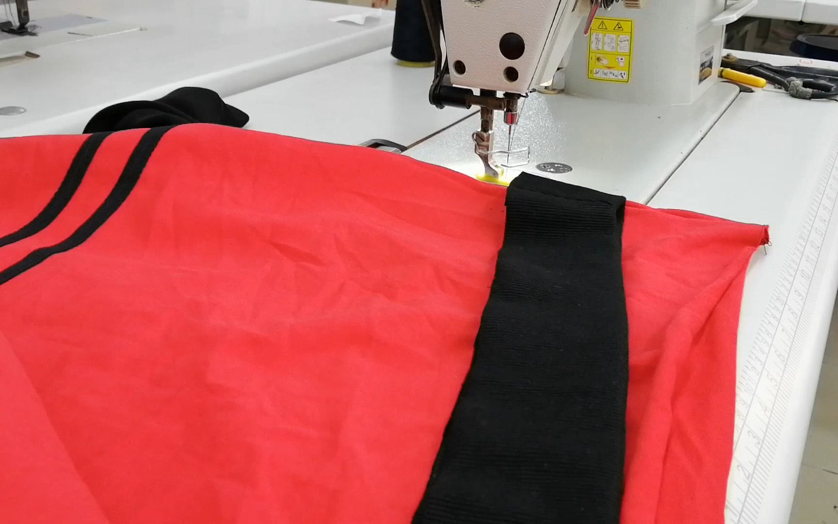针织衫罗纹底摆制作