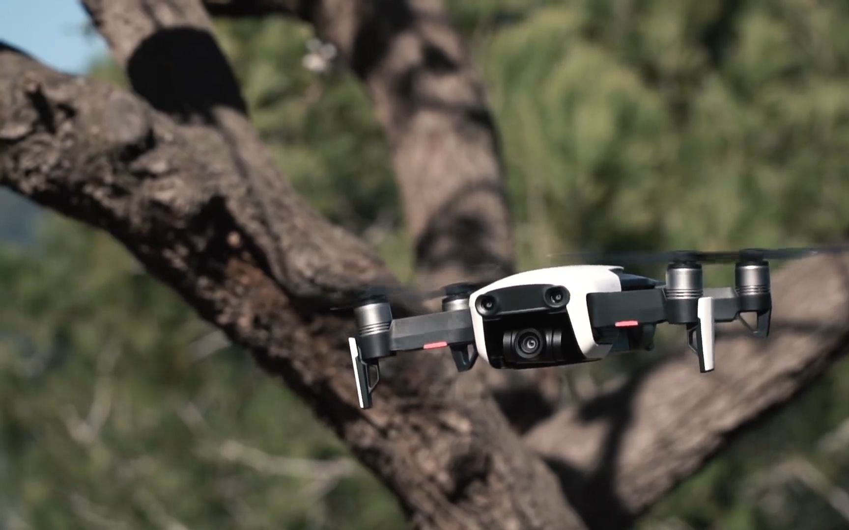 大疆Mavic Air极限碰撞测试:看完再买不后悔