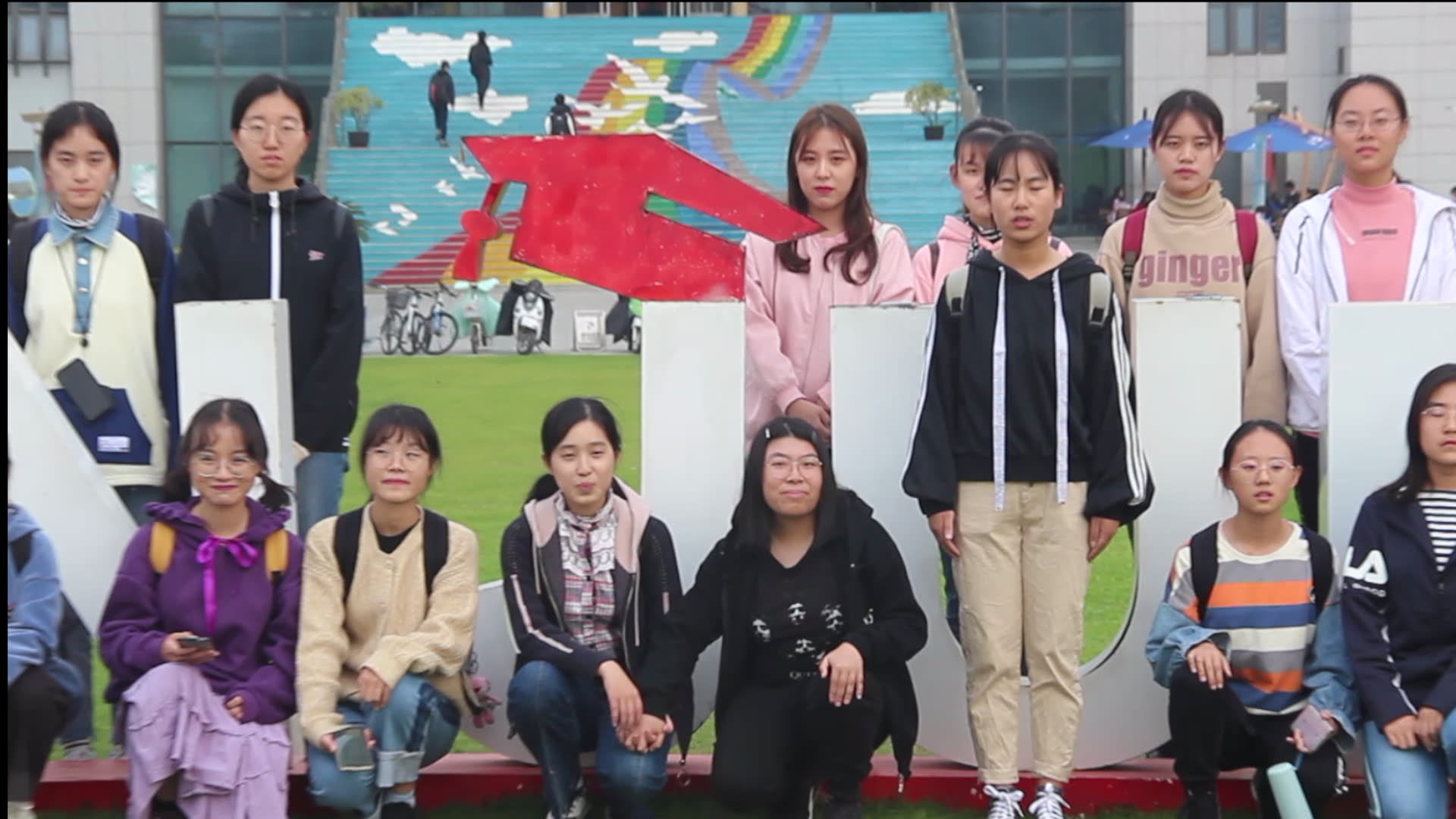 我和我的祖国班级合唱