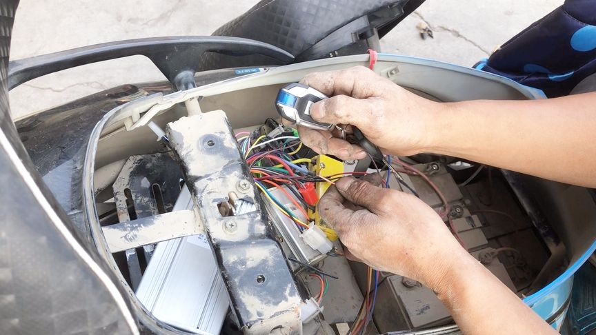 电动车换控制,器防盗器插头不对应该怎么改线?教你一招一看就会