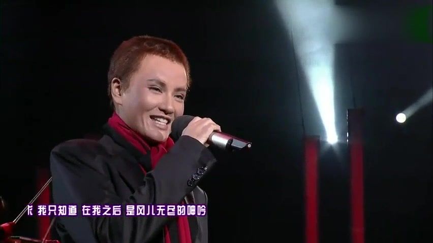 瞿颖的这段模仿太棒了,把俄文翻译成中文谐音来记歌词,太逗了!