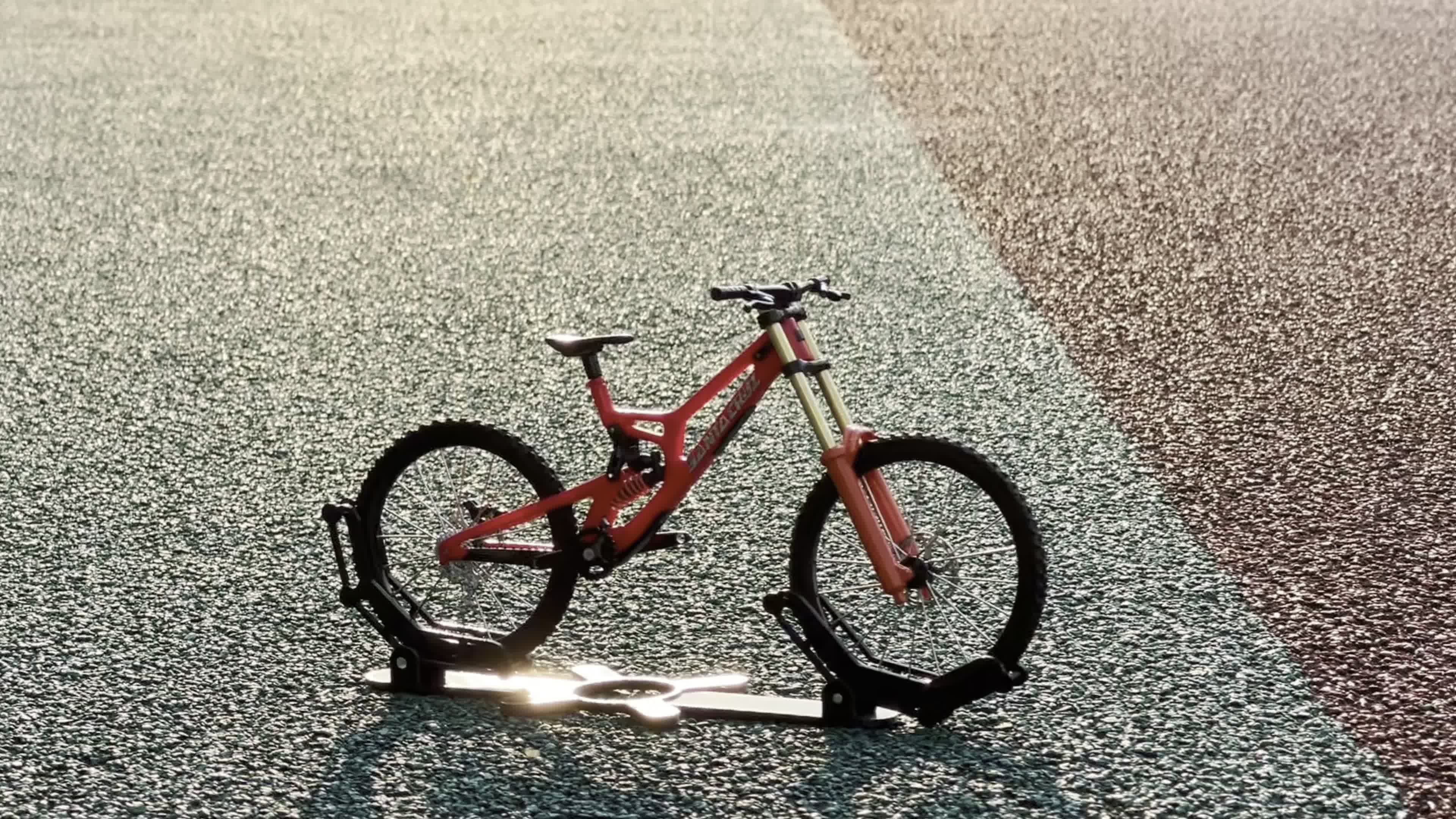 【微缩速降山地自行车模型】