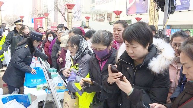 兰州市城管委开展“数字城管”推广暨生活垃圾分类宣传活动