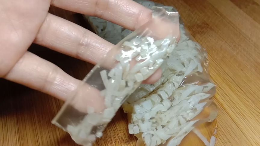 做猪皮冻,切忌别直接熬煮,教你诀窍,皮冻晶莹剔透Q弹,无腥味