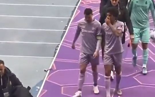 【沙特杯】c罗离场时球迷高呼梅西!