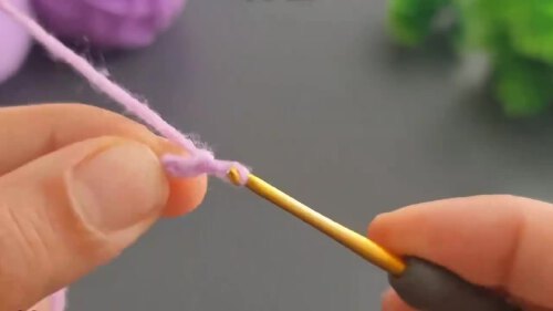 钩针编织漂亮的心形挂件,简单易学,新手可仿