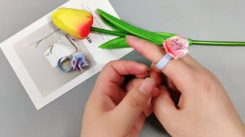 用一张纸,教你做一枚玫瑰花戒指,简单又好看!