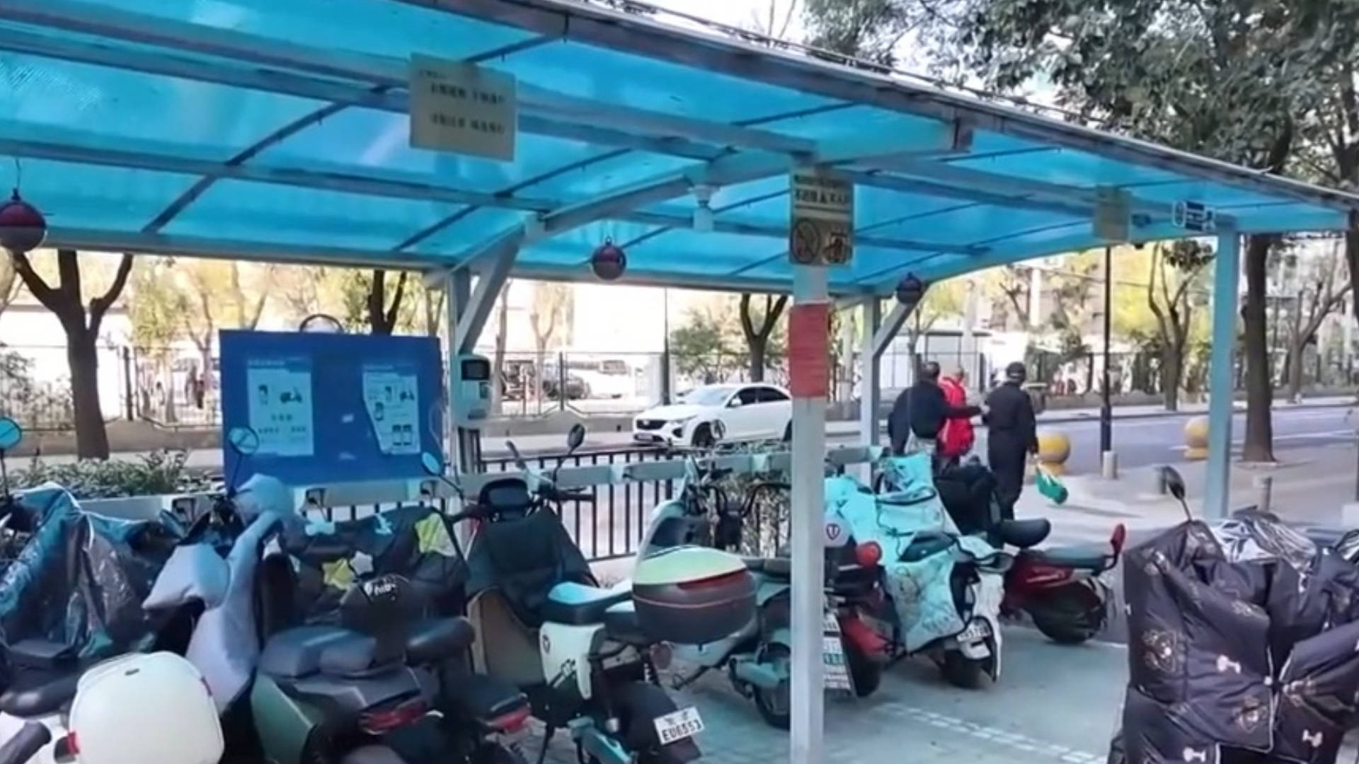 按民用电价免收服务费 各地上新电动自行车科学收费模式