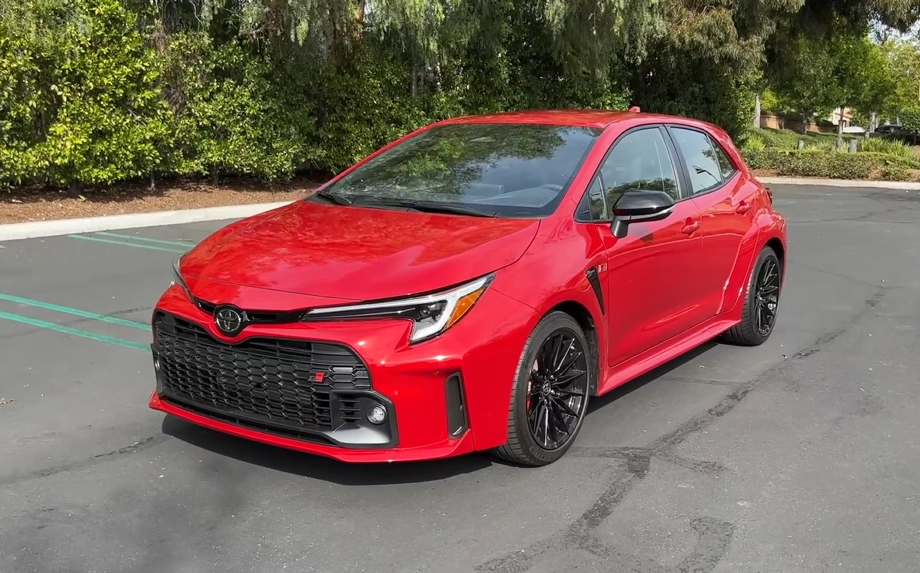 三缸性能钢炮 2023美版丰田GR卡罗拉 Core版 第一视角评测驾驶