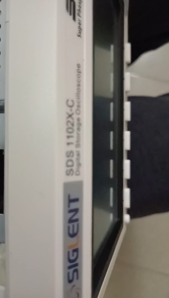 半拆sds1102x-c示波器,做工不错客服耍赖。
