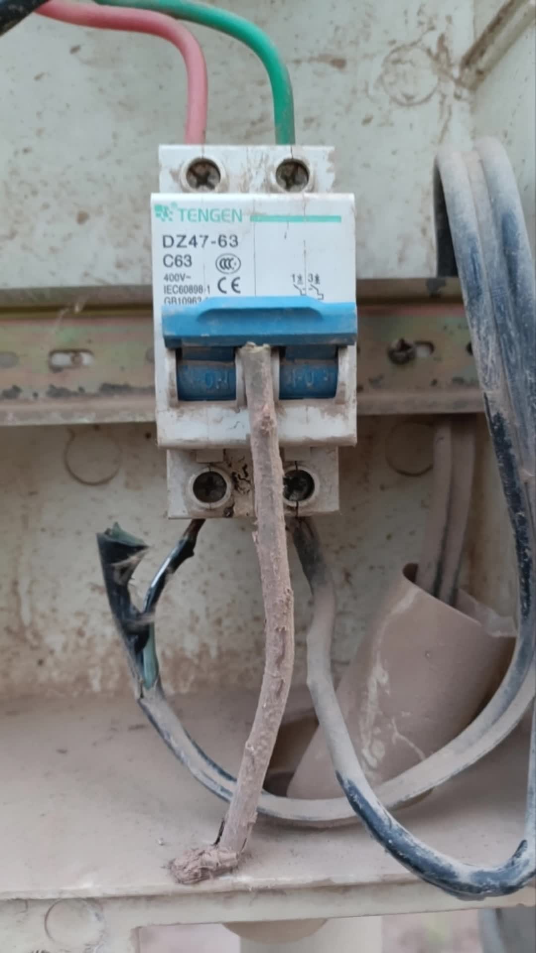 智能空开一键控制电路 曼顿智慧空开,一键控制电路,远程控制/定时管理...