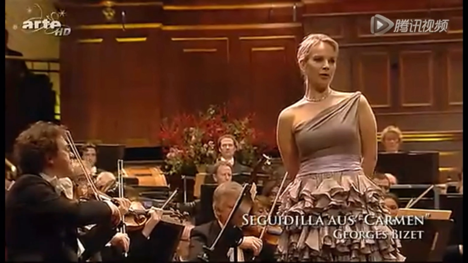 elina garanca 卡门《塞维利亚老城墙边》