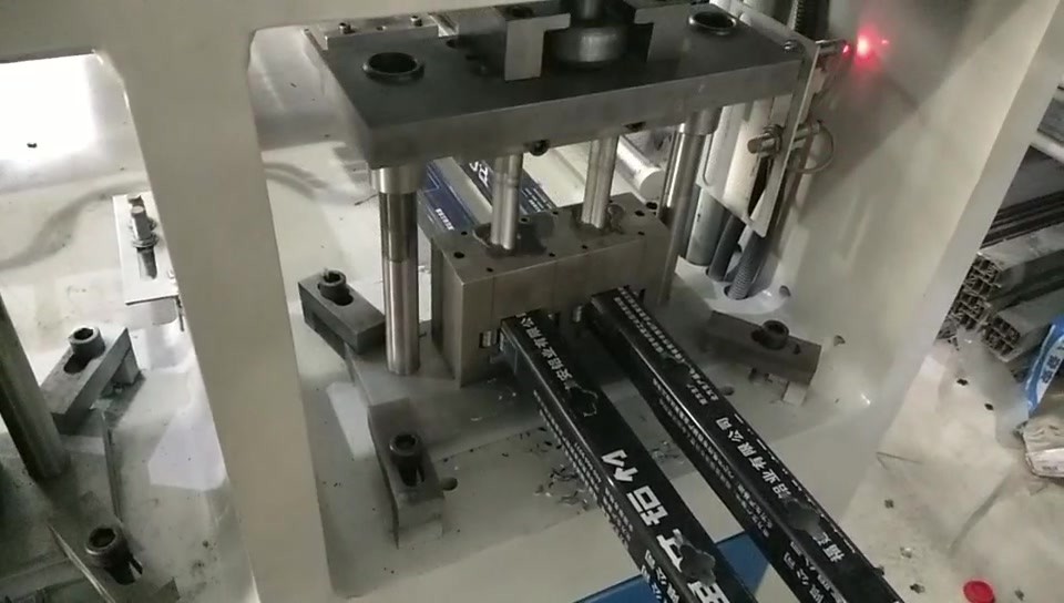 全自动数控液压冲孔机铝合金方管打孔机不锈钢防盗网冲床设备