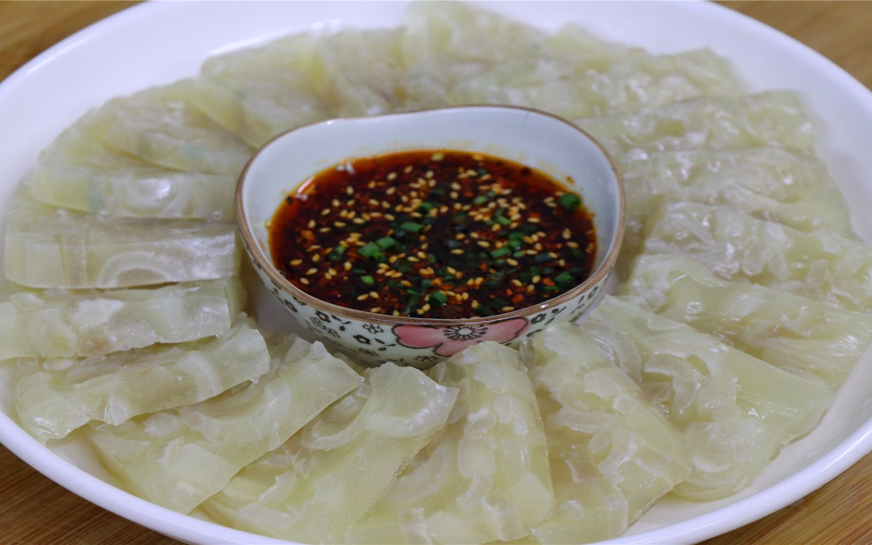 四川厨师分享猪皮冻制作方法,晶莹剔透劲道爽滑,满满的胶原蛋白