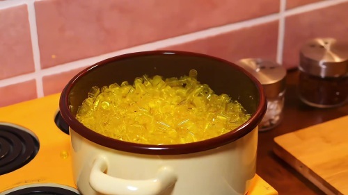 "如此有趣的定格动画当然要第一时间分享给有趣的人"