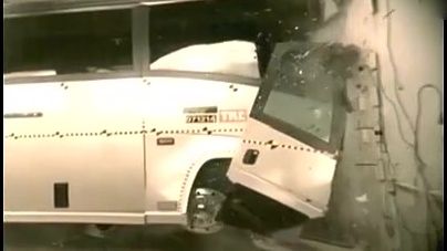 国内很少见的客车碰撞测试