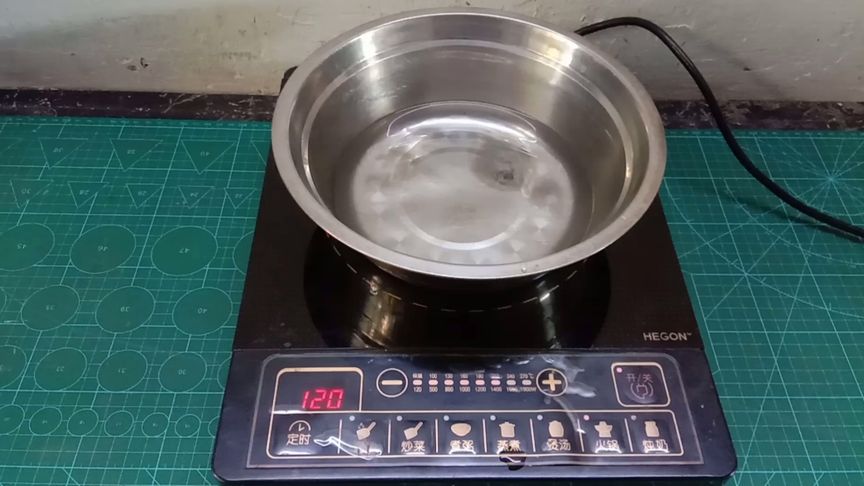 美的电磁炉断续加热是啥坏了?修了几台都是它坏,这是通病!