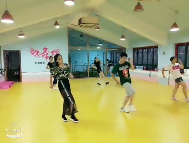 操课种类多,特色课程多,想了解的赶紧私信我,名额有限!