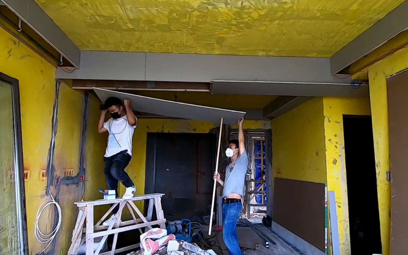 客厅吊顶做边吊,不做灯带这样崁一条不锈钢,这样做的好看吗