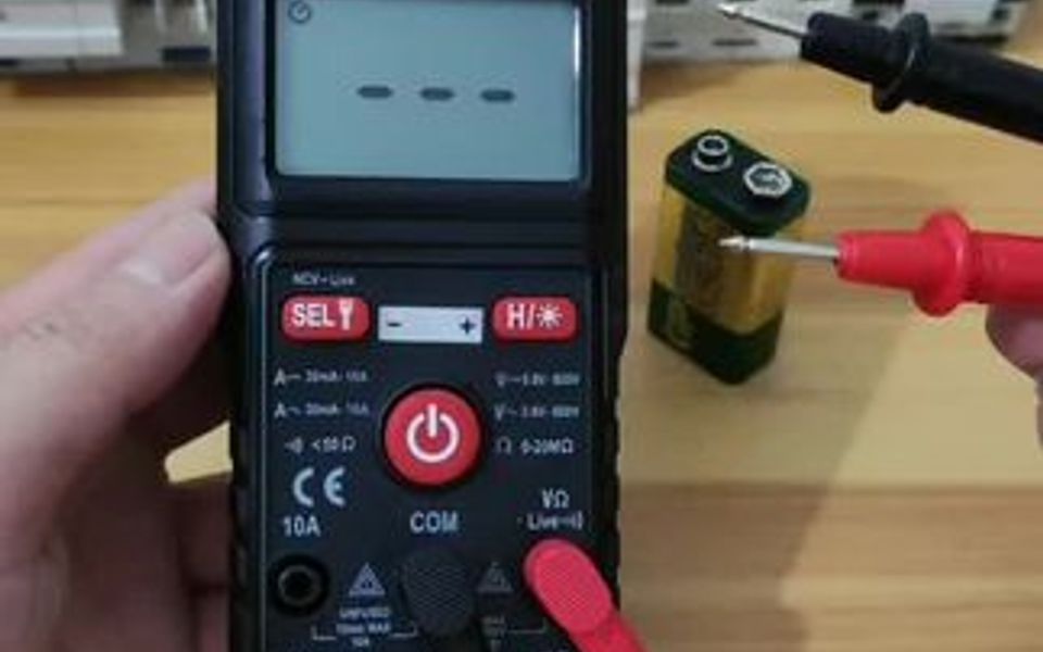 无挡位数字万用表如何测漏电