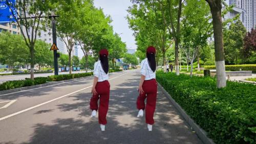《独舞》用灵动的独舞,书写着只属于自己的浪漫与激情