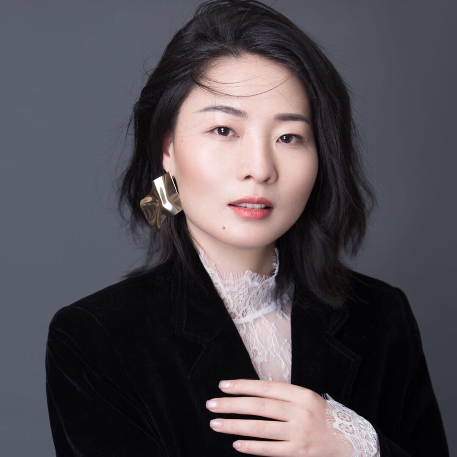 二姐美业华华老师 