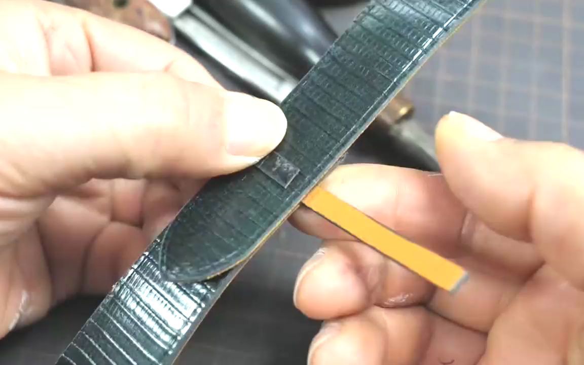 带分普通皮和稀有皮,今天只做一条金属绿表带#手工表带定制