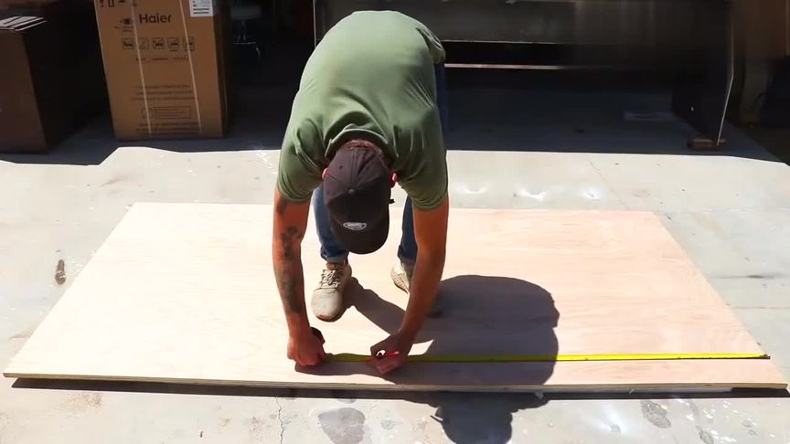 DIY建立一个定制的木工办公桌,居家实用又省钱