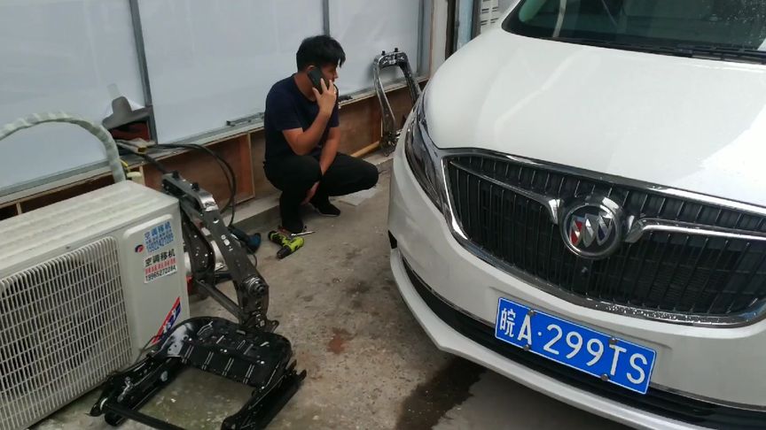 别克GL8 653T前排改电动上