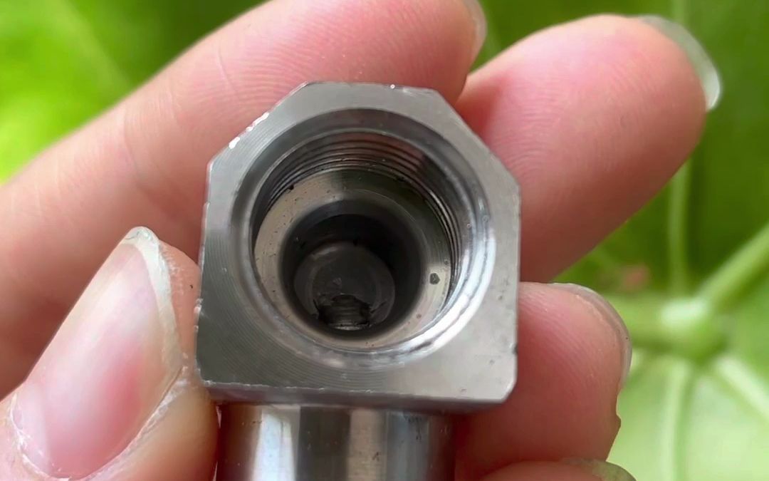 ...每一个客户 #油缸接头交叉孔去毛刺 #流体抛光去毛刺 #磨粒流 #研磨机