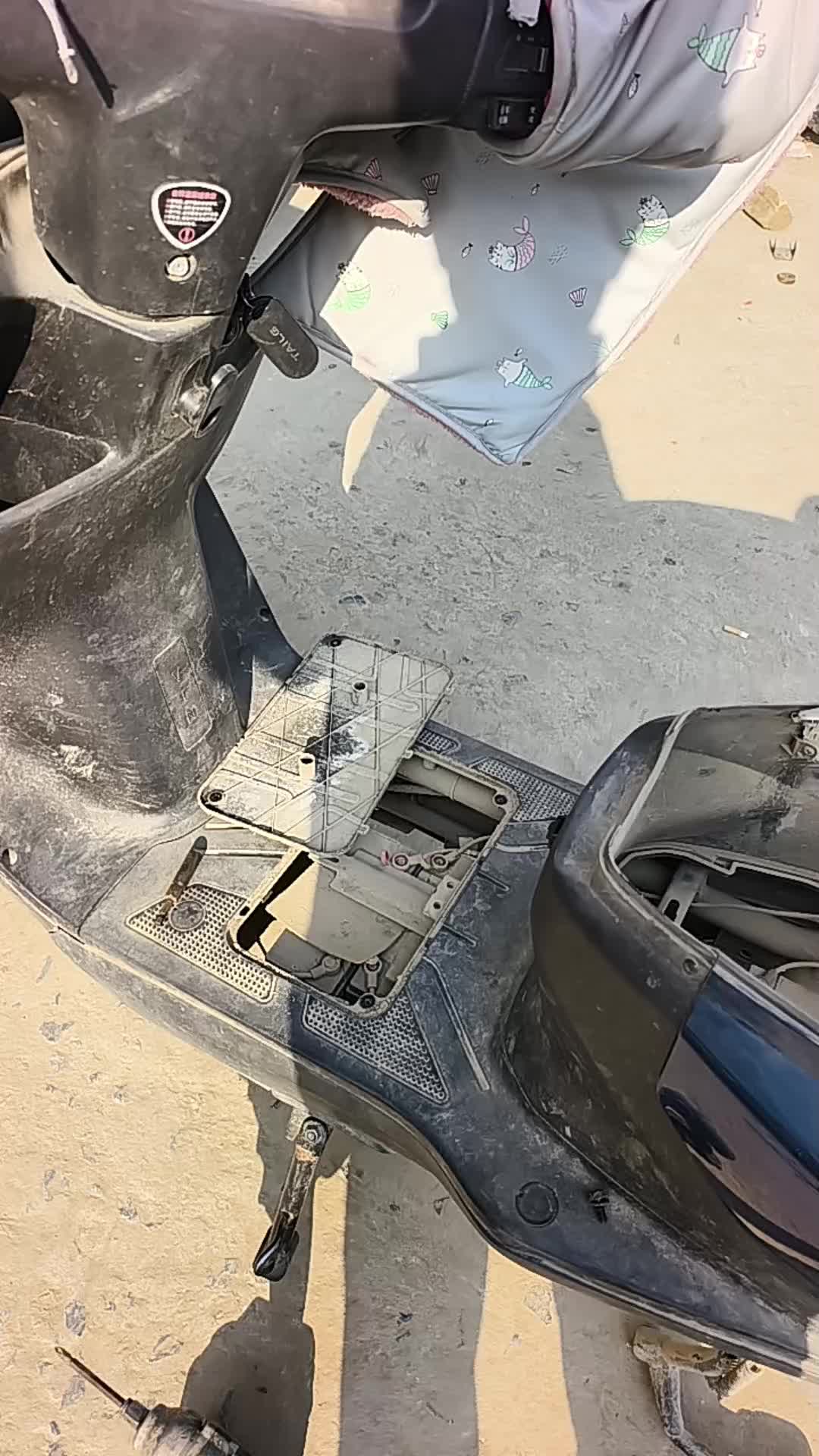 如果你的电动车在不平的路面 有时有电 #电动车 有时走时不走?请把...