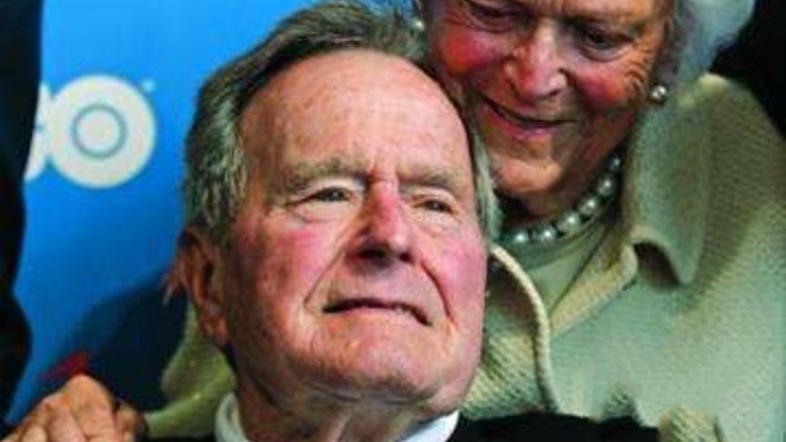 克林顿就职总统时,老布什竟留了封信,克林顿再念时热泪盈眶!