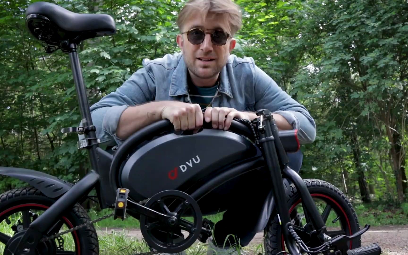 外国达人测评大鱼智行车,细节满满,好用的小电动自行车。