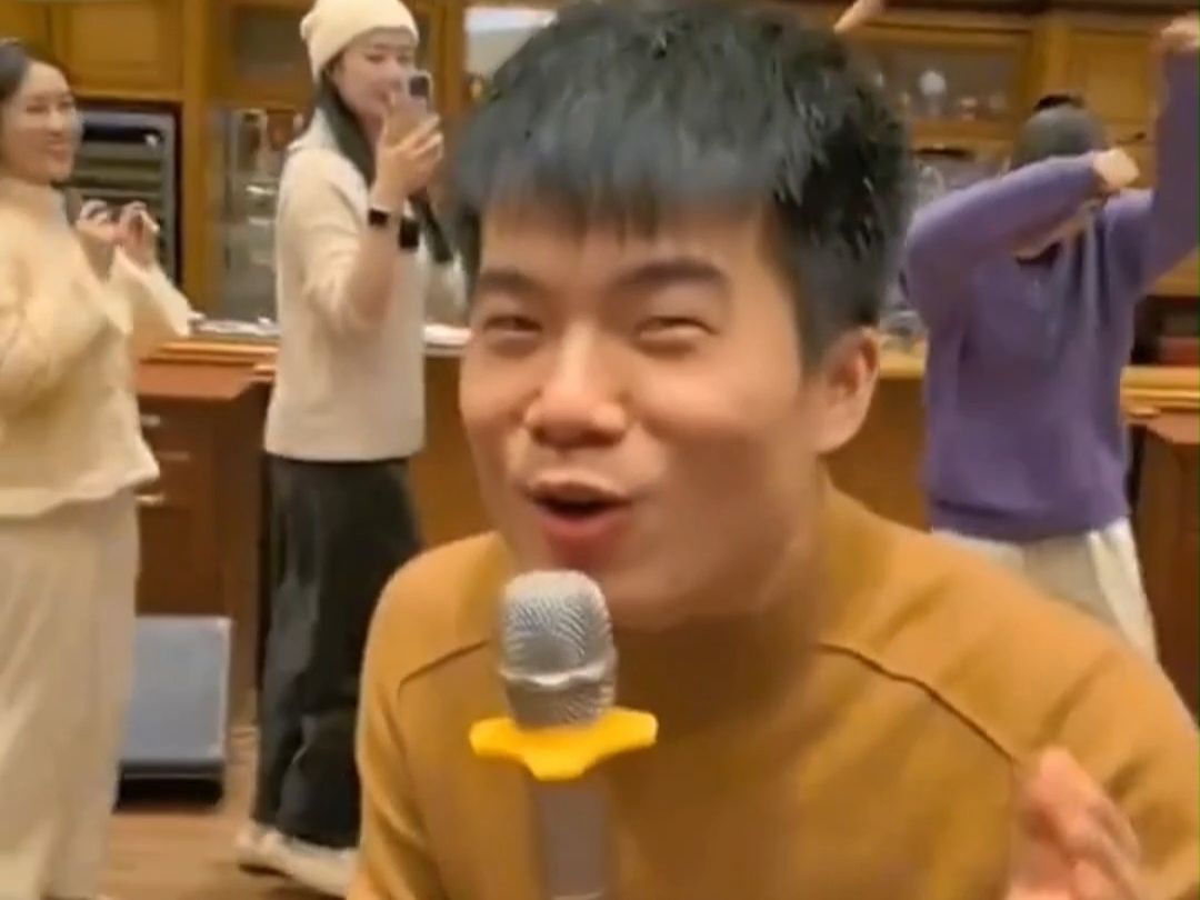 ...未来随着人工智能的发展,人类工作的智能化,一周放假两天是不够的。...