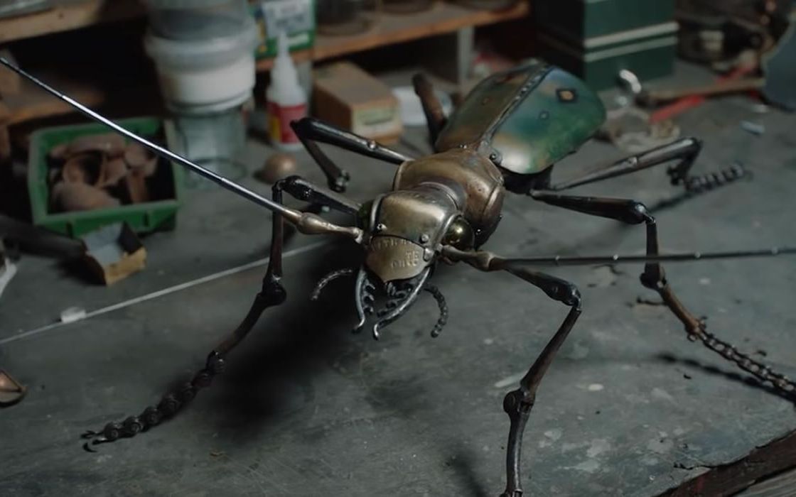 国外版“手工耿”,用废铜烂铁打造机械昆虫,看这作品太惊艳了!