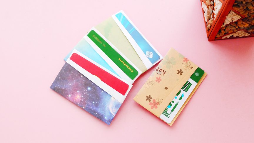 简单又实用的折纸小卡套,几个步骤就完成,看一遍学会!