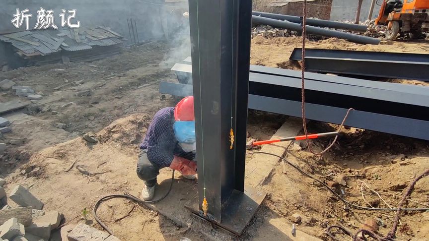 用钢结构建造别墅?这个小别墅真的很亮眼!