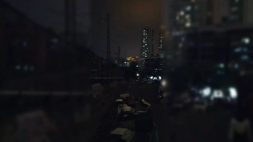 贵昆铁路:昆明——济南K492次列车快抵达贵阳站