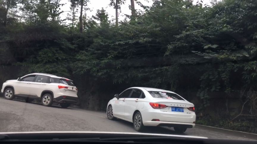 开车不要开手动档,上坡起步要熄火,还是自动档好